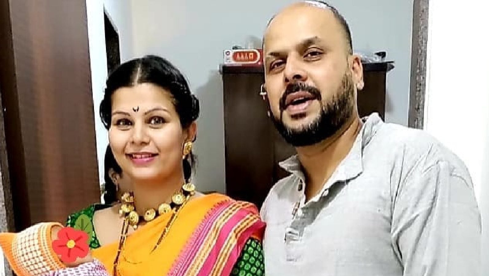Swamini serial fame marathi actress surabhi bhave hare her family photo ...