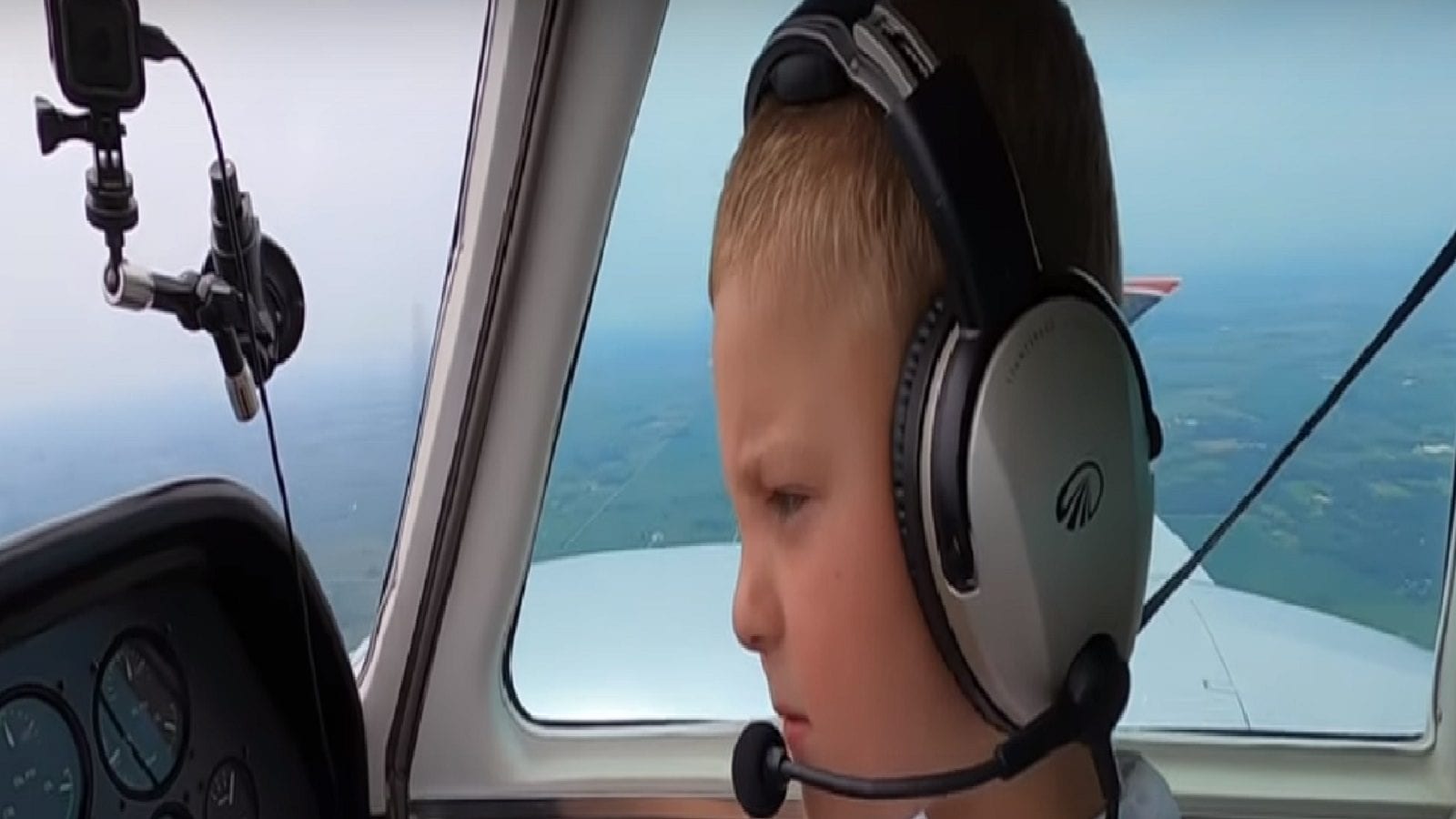 On airport runway 7 year old boy flew airplane Shocking video viral ...