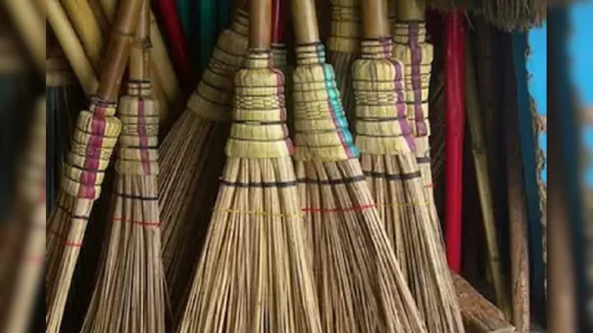 - Vastu Tips: लक्ष्मीचं रूप मानली जाते केरसुणी! घरात कायम सुख-समृद्धी ...