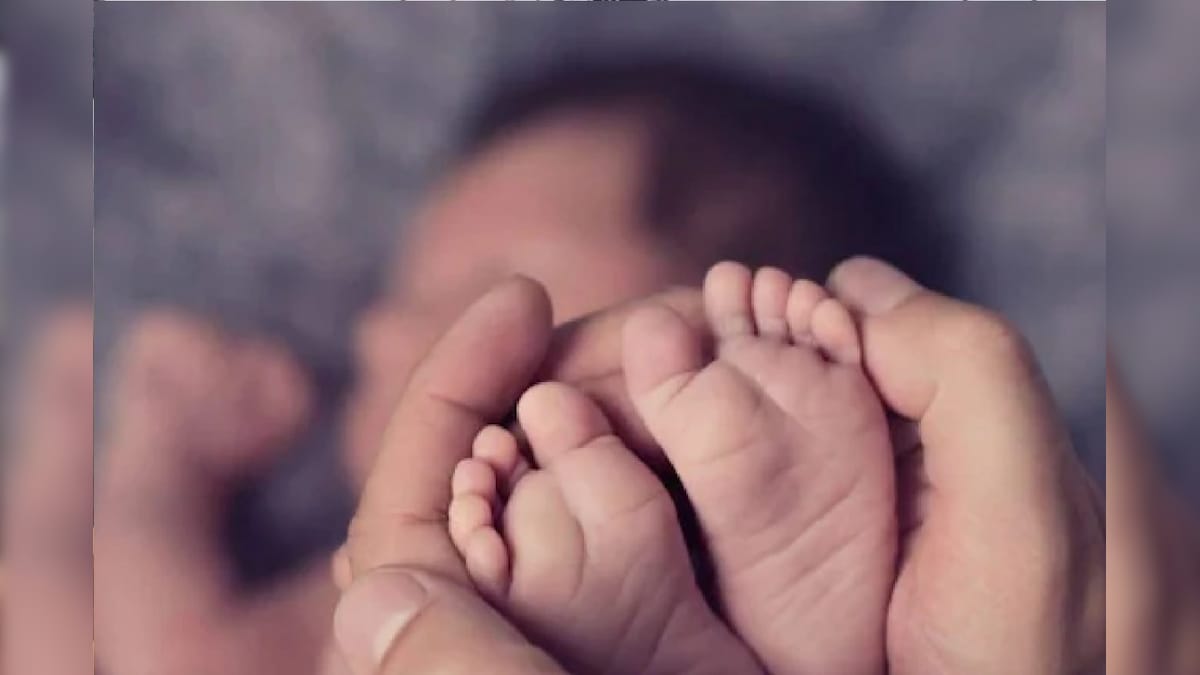 Newborn baby born with 4 hands 4 legs child in uttar pradesh mhpl ...