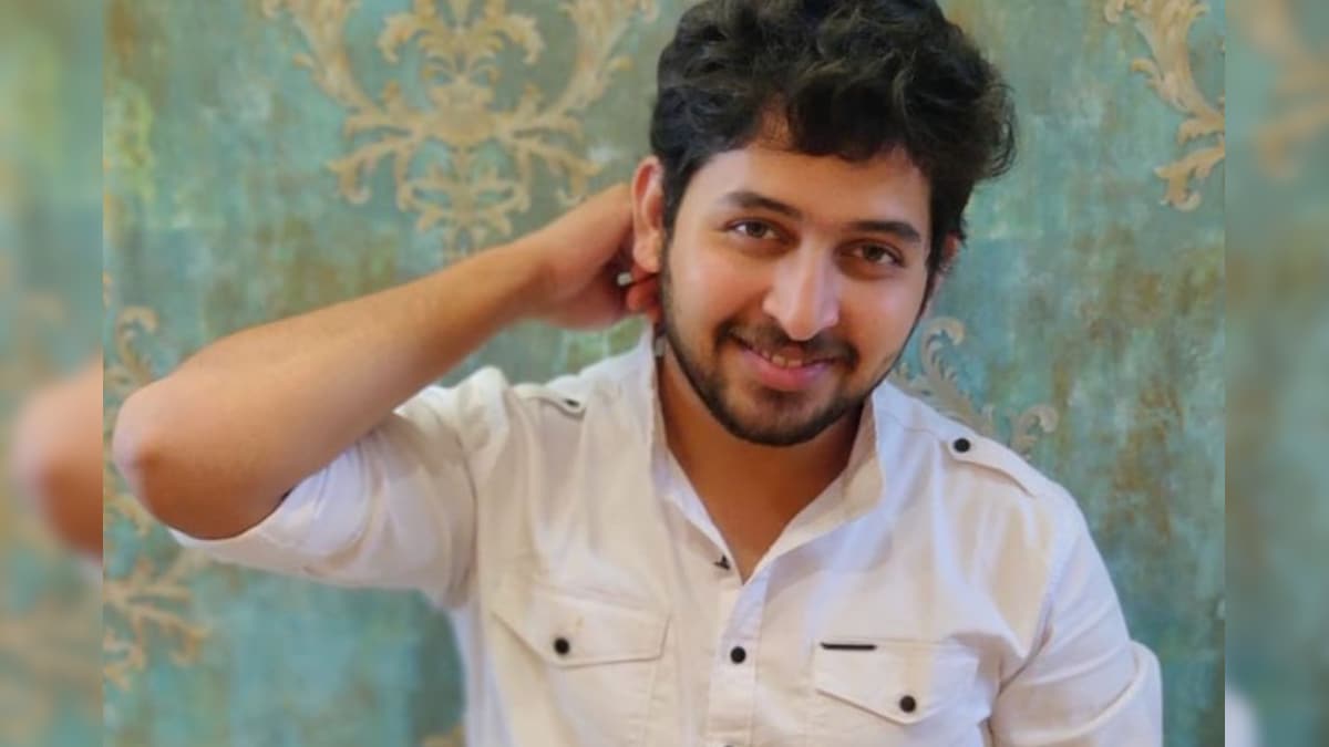 Misses mukhyamantri actor tejas barve at rajbhavan special screening of ...