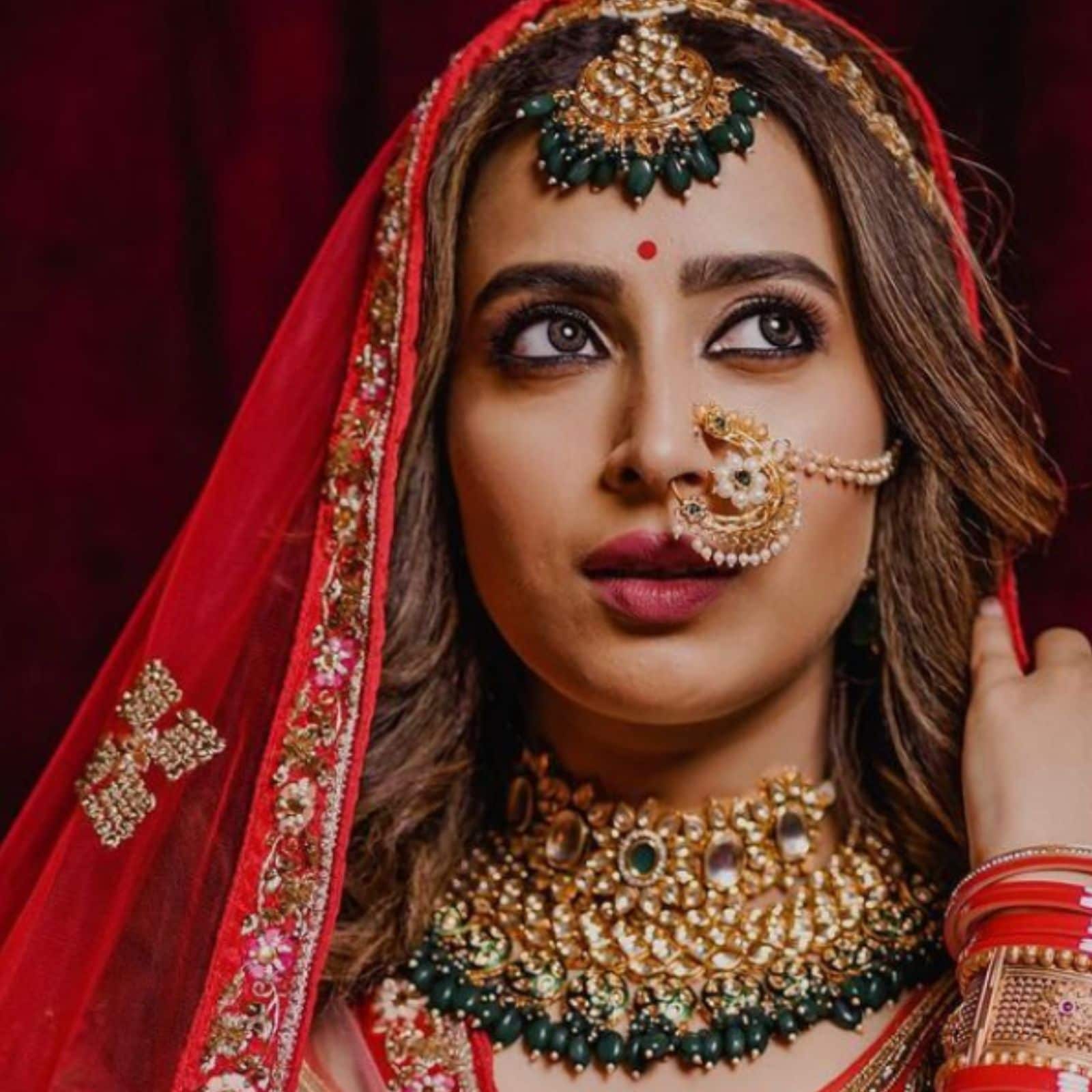 Marathi actress tejaa deokar - Teja Deokar: सिनेसृष्टीपासून दूर मात्र ...