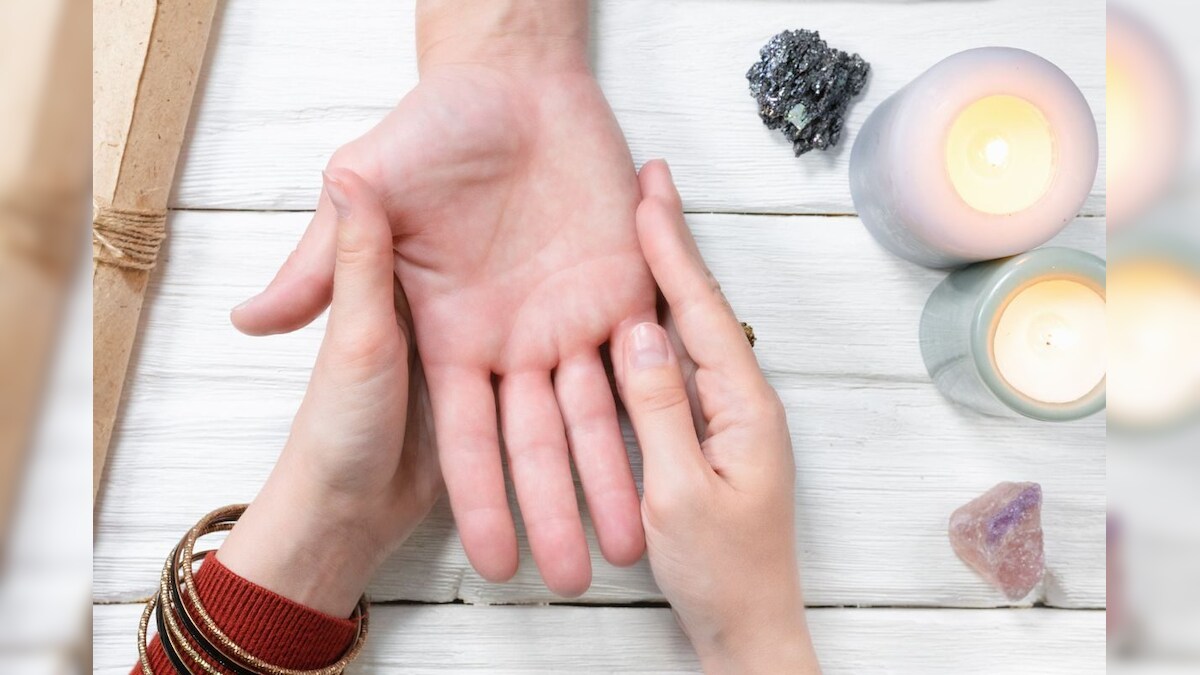Palmistry tips these marks on palm give signs of rich and wealthy know palmistry lines ...