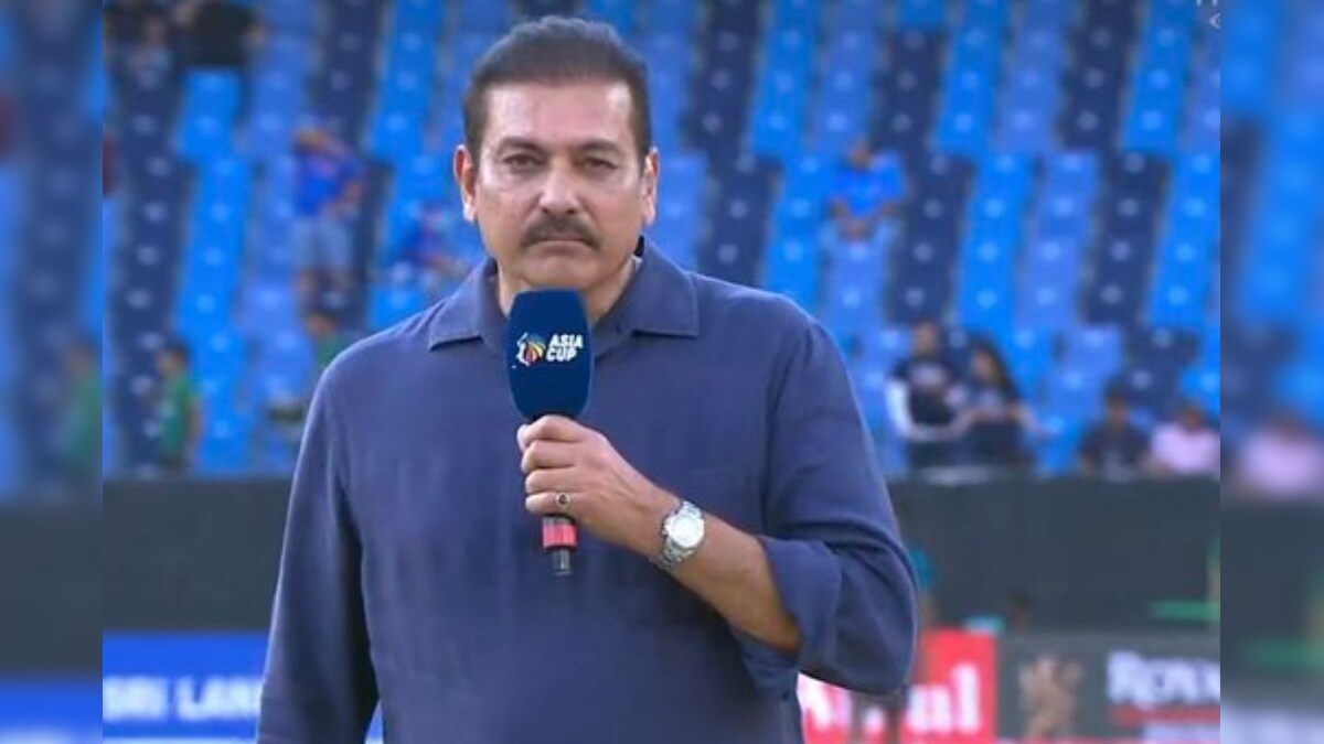 Its not boxing ring its just a toss time ravi shastri looks different ...