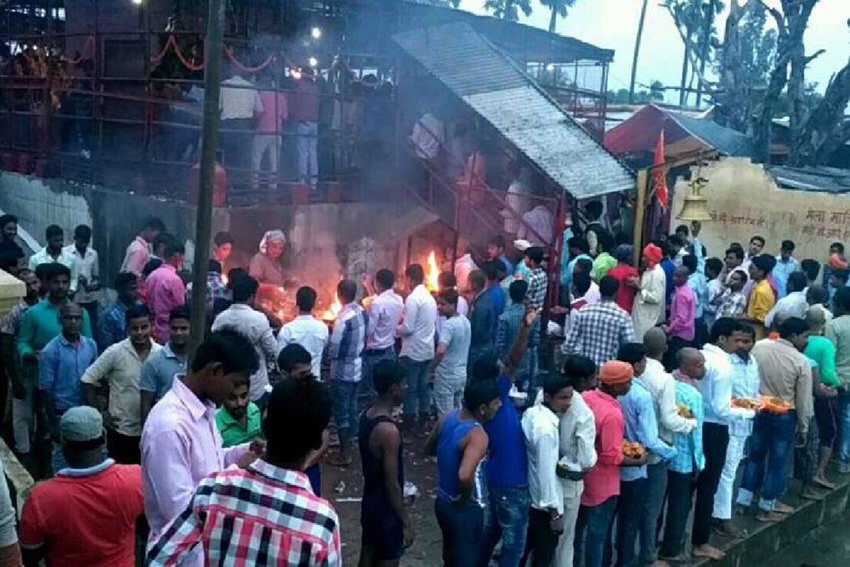 Hindu temple in india which they gave god non vegetarian prasad like ...