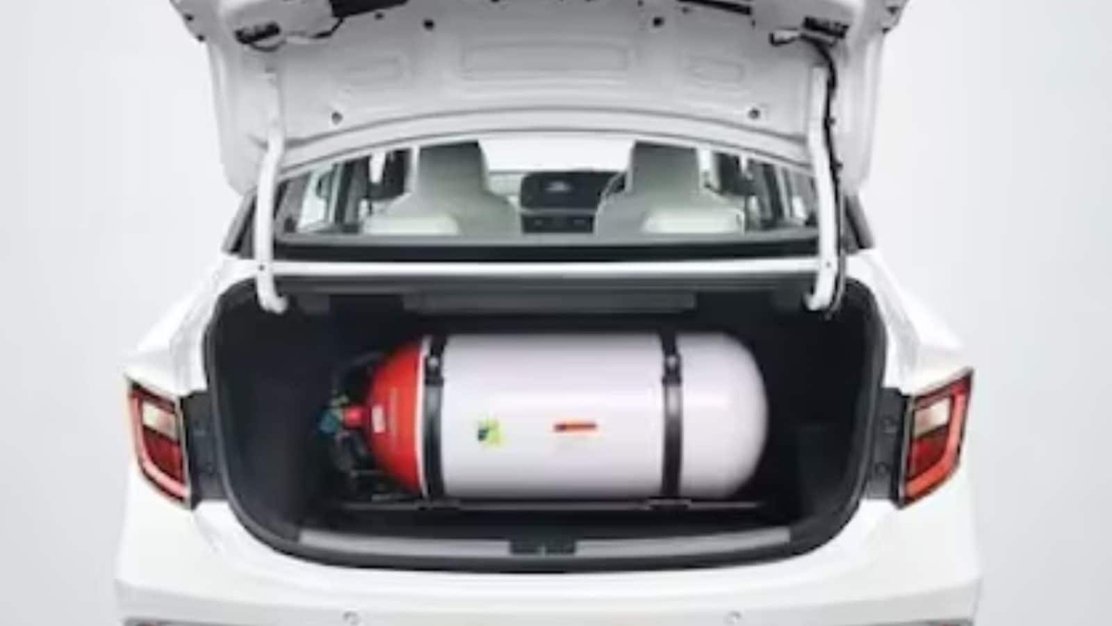 Top CNG Cars: तगड्या फीचर्सनी युक्त आहेत देशातील 'या' टॉप 5 सीएनजी कार ...