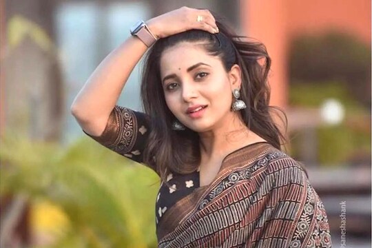'आता या बॉलला सिक्सर...' क्रिकेटचं उदाहरण देत सायली संजीवने अखेर ...