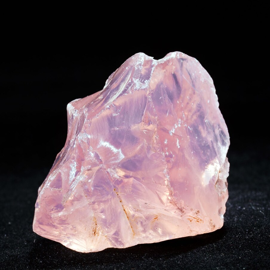 Rose Quartz Stone Benefits In Marathi: गुलाबी क्रिस्टल आहे प्रेमाच ...