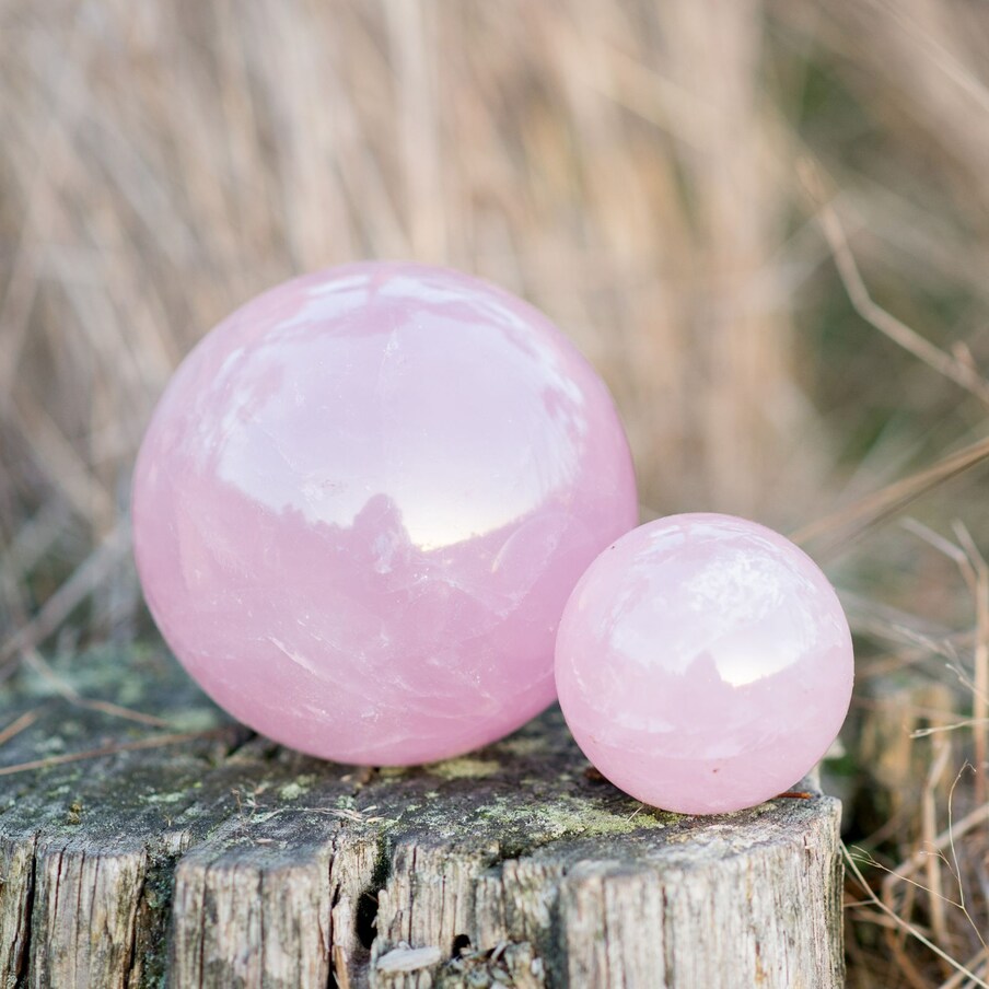 Rose Quartz Stone Benefits In Marathi: गुलाबी क्रिस्टल आहे प्रेमाच ...