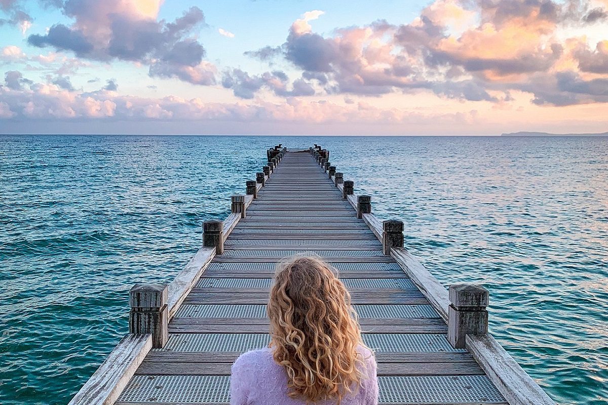 मानसिक आरोग्यासाठी एकटेपणा चांगला की वाईट? समोर आलं उत्तर