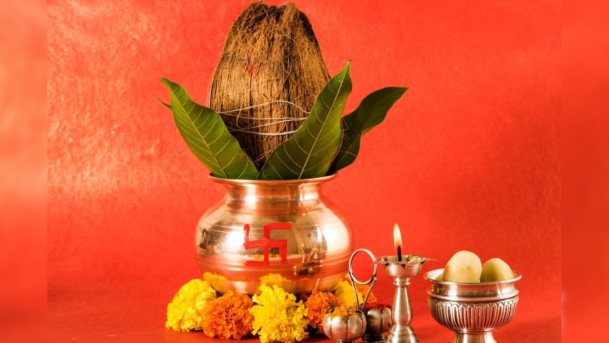 पूजेचा कलश कसा असावा? कलश स्थापना करण्याचं काय आहे धार्मिक महत्त्व ...