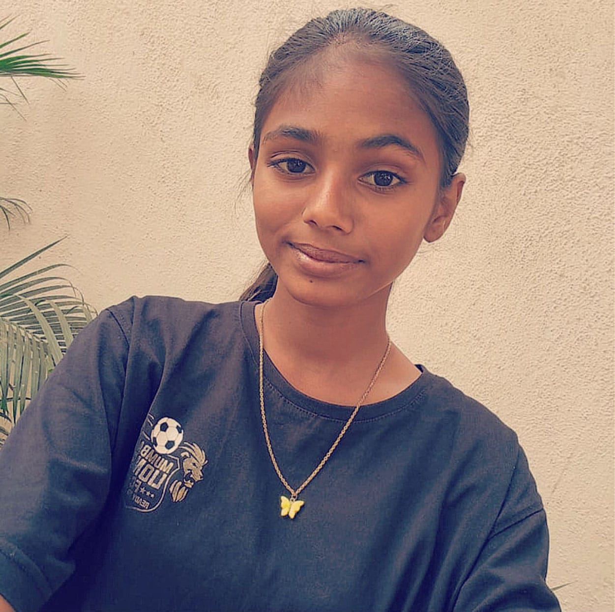 धारावीच्या झोपडपट्टीतील मुलगी 14व्या वर्षी बनली मॉडेल; फोटो पाहून बसेल ...