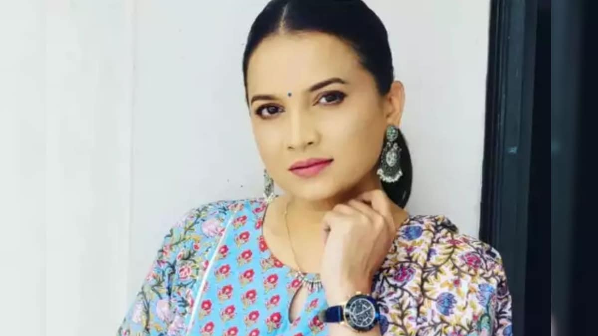 सासरच्या छळाला कंटाळून सोडलं घर अन् झाल्या सरकारी अधिकारी; जाणून घ्या सविता प्रधान यांची ...