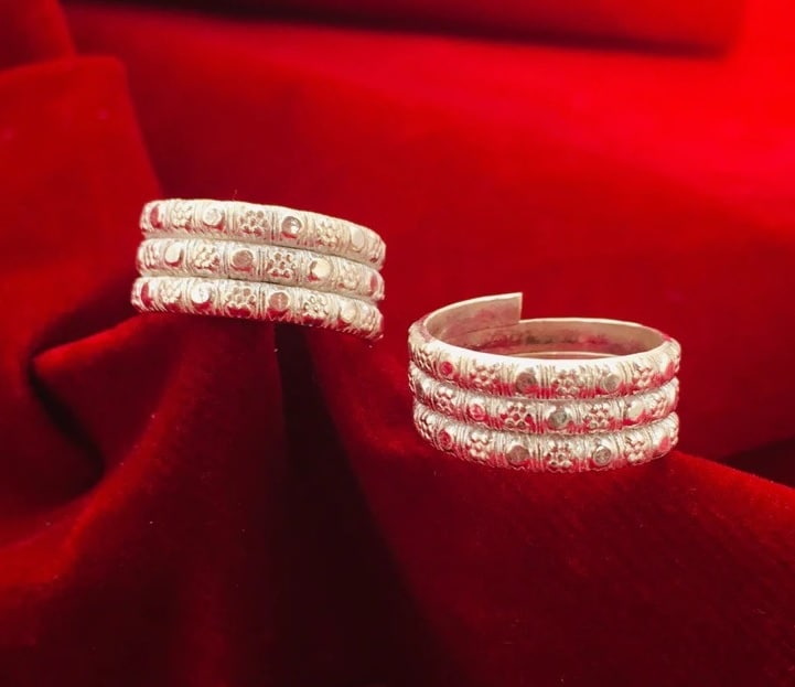 Toe Rings Design : चांदीची जोडवी, सौभाग्याची खूण! पाहा जोडव्यांचे सुंदर ...