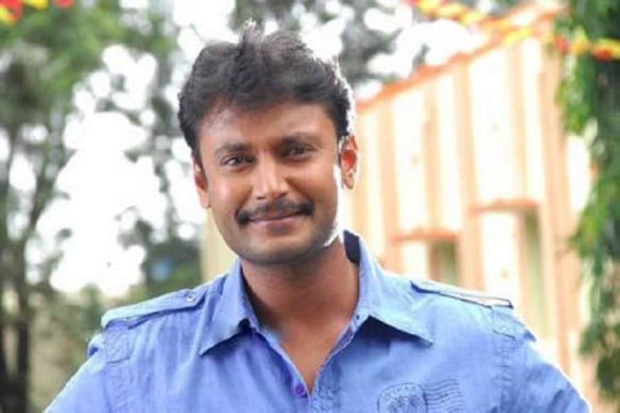 Actor Darshan meets fans page admins - News18 Kannada