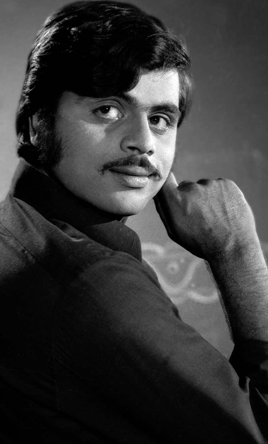 Actor Ambareesha's old Movie and personal life Stills from the ...