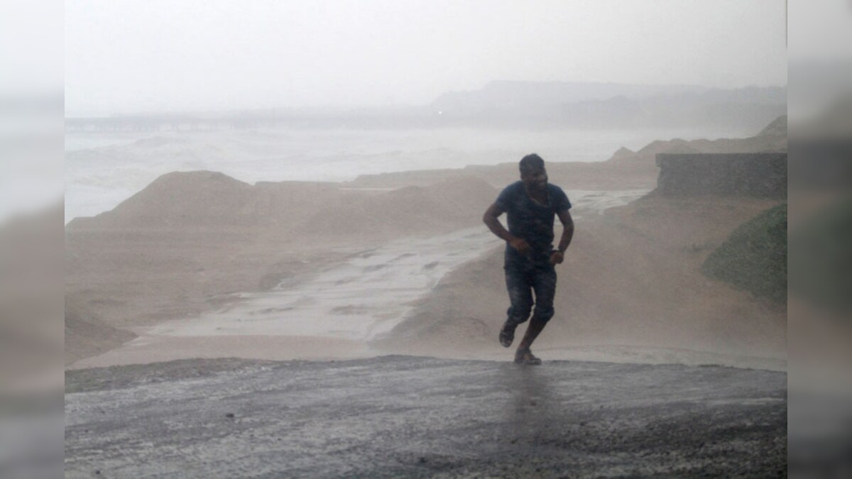 ಕ್ಯಾರ್ ಚಂಡಮಾರುತದ ಅಬ್ಬರ; ರಾಜ್ಯದೆಲ್ಲೆಡೆ ಮುಂದುವರೆದ ಮಳೆಯಬ್ಬರ | kyaar ...