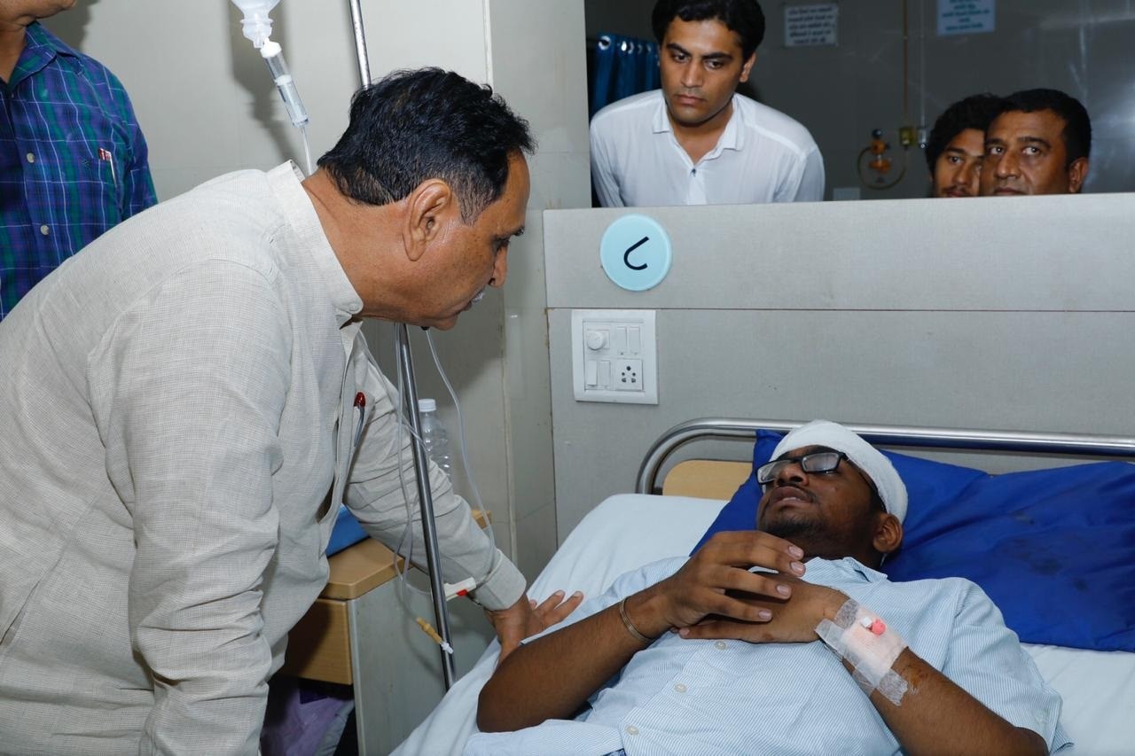 Surat Fire Accident: ಮೂವರ ಮೇಲೆ ಎಫ್ ಐಆರ್ , ಕೋಚಿಂಗ್ ಸೆಂಟರ್ ಮಾಲೀಕನ ಬಂಧನ ...