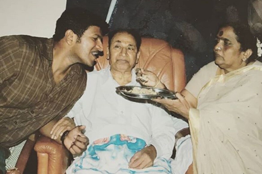 ಅಮ್ಮನ ಪ್ರೀತಿ ತುಂಬಿದ ಕೈ ತುತ್ತಿನ ನೆನಪಿನಲ್ಲಿ ಪುನೀತ್ ರಾಜ್ ಕುಮಾರ್ ...