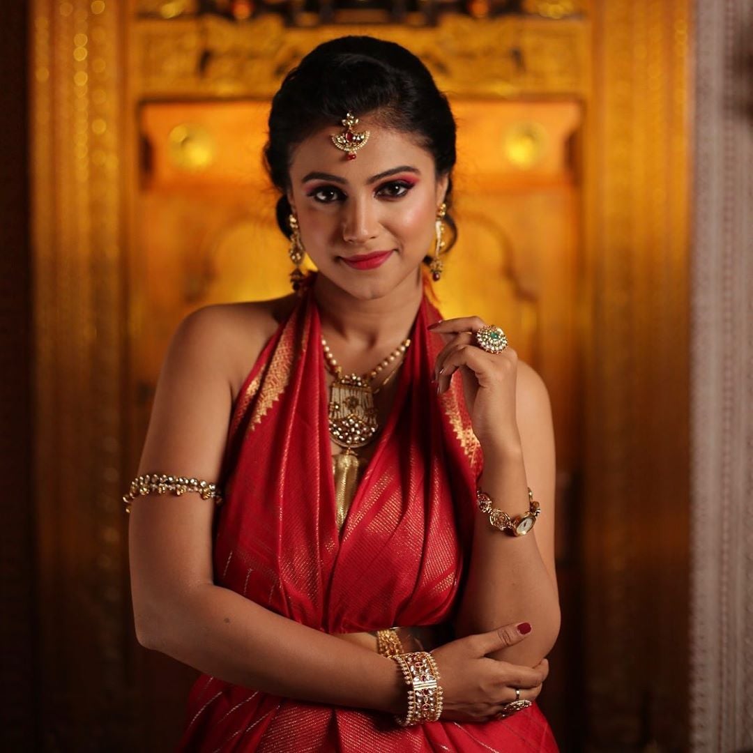 ಹಾಟ್ ಫೋಟೋಶೂಟ್ ನಲ್ಲಿ ಕ್ಲಾಸಿ ಲುಕ್ ನಲ್ಲಿ ಮಿಂಚಿದ ಲಕ್ಷ್ಮಿ ಬಾರಮ್ಮ ಖ್ಯಾತಿಯ ...