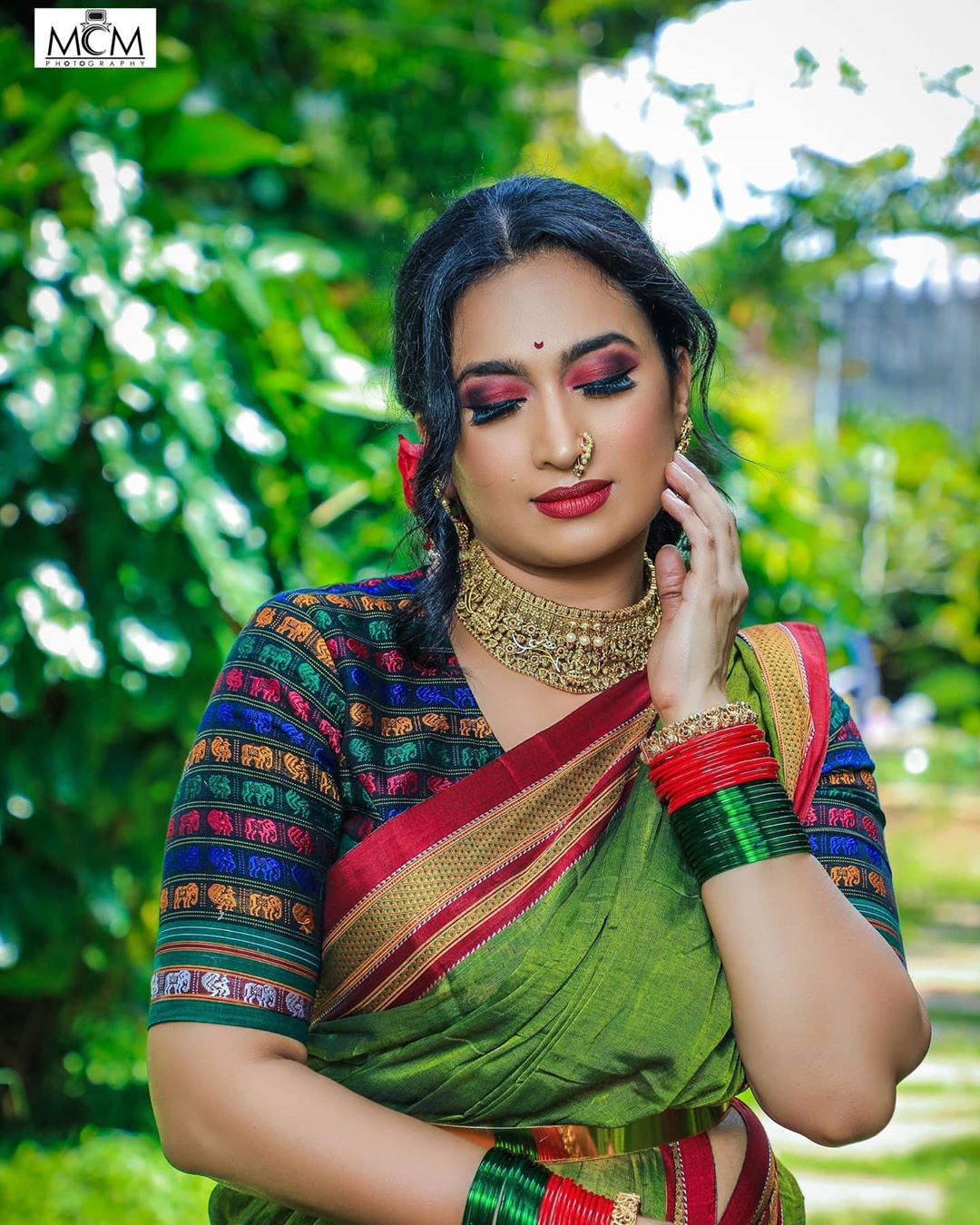 ಕೈಮಗ್ಗದ ಸೀರೆಯುಟ್ಟು ಮಗಳೊಂದಿಗೆ ಫೋಟೋಶೂಟ್ ಗೆ ಪೋಸ್ ಕೊಟ್ಟ ಸಿಂಪಲ್ ನಟಿ ಶ್ವೇತಾ ...