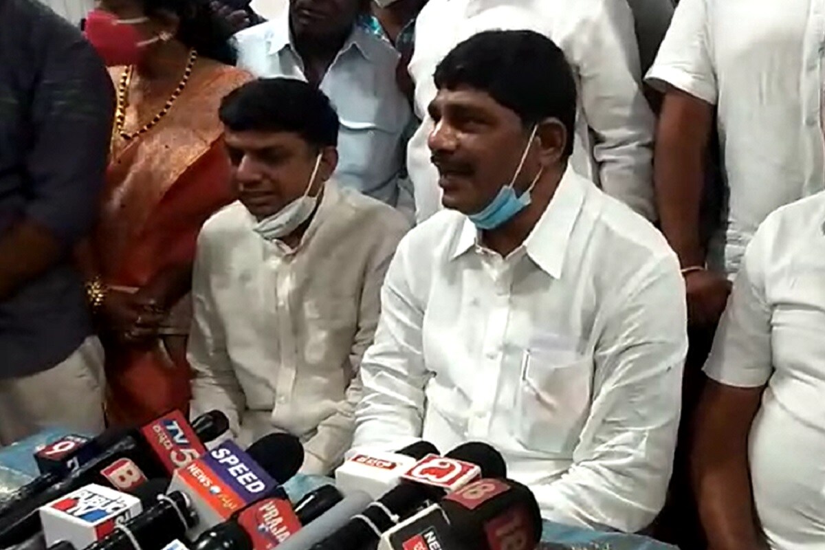 News18 Kannada - ಆರ್.ಆರ್. ನಗರ ಉಪಚುನಾವಣೆ: ಡಿಕೆ ರವಿ ಹೆಂಡತಿ ಕುಸುಮಾ ಸ್ಪರ್ಧೆ ...