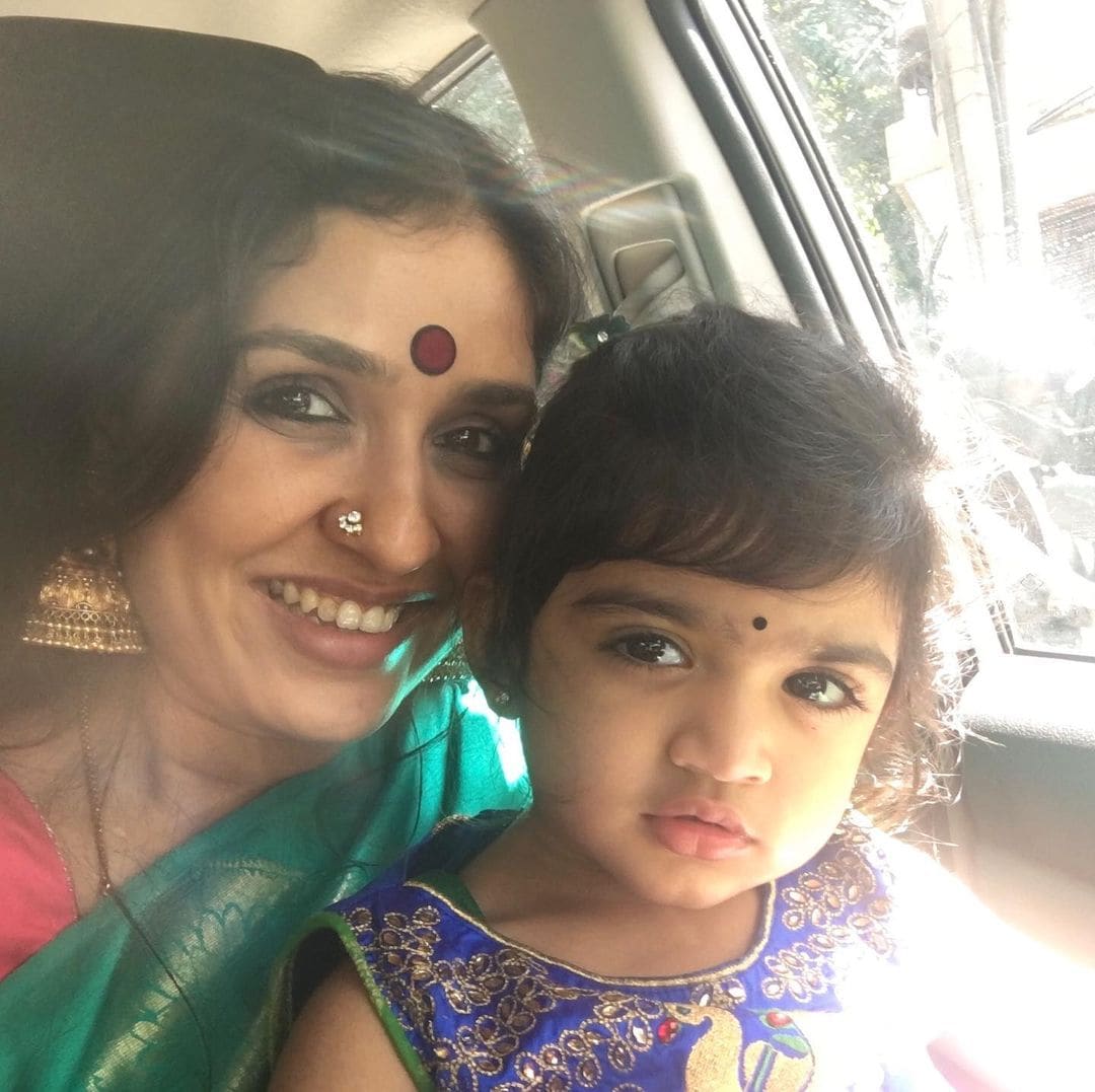 ಒಂದೇ ಫ್ರೇಮಿನಲ್ಲಿ ಮೂರು ತಲೆಮಾರು: ಮಗಳು-ಅಮ್ಮನೊಂದಿಗೆ ಅನು ಪ್ರಭಾಕರ್ ..! – News18 ಕನ್ನಡ