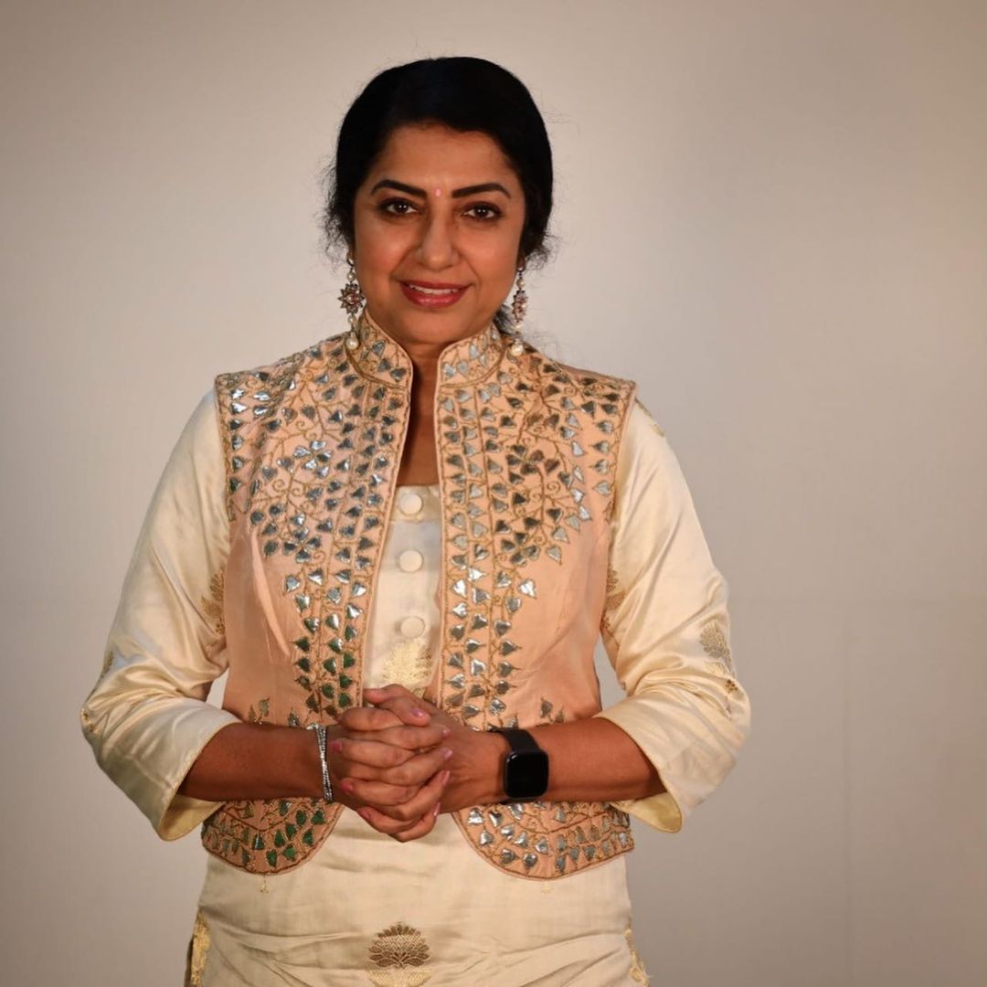 ವಿಷ್ಣುವರ್ಧನ್ ಜೊತೆ ಬಣ್ಣದ ಓಕುಳಿಯಾಡಿದ್ದ ಬಣ್ಣದ ಚೆಲುವೆ ಸುಹಾಸಿನಿ..! – News18 ...