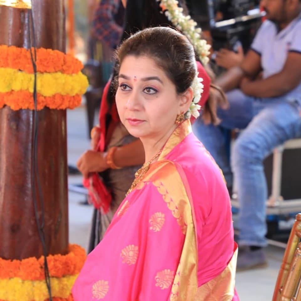 Sudharani: ಸ್ಯಾಂಡಲ್ ವುಡ್ ಗೌರಮ್ಮನ ಸೀರೆ ಪ್ರೀತಿ: ಸಾಂಪ್ರದಾಯಿಕ ಉಡುಗೆಯಲ್ಲಿ ...