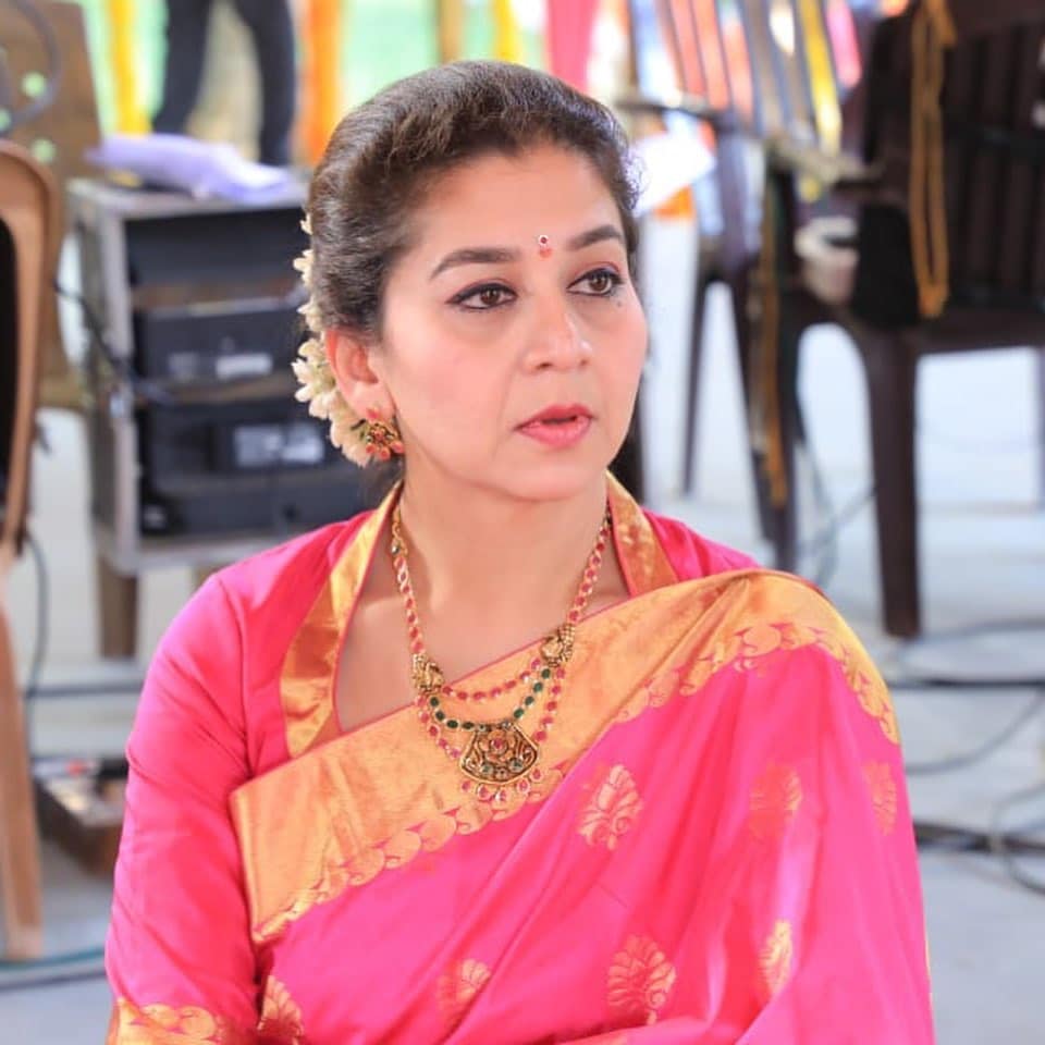 Sudharani: ಸ್ಯಾಂಡಲ್ ವುಡ್ ಗೌರಮ್ಮನ ಸೀರೆ ಪ್ರೀತಿ: ಸಾಂಪ್ರದಾಯಿಕ ಉಡುಗೆಯಲ್ಲಿ ...