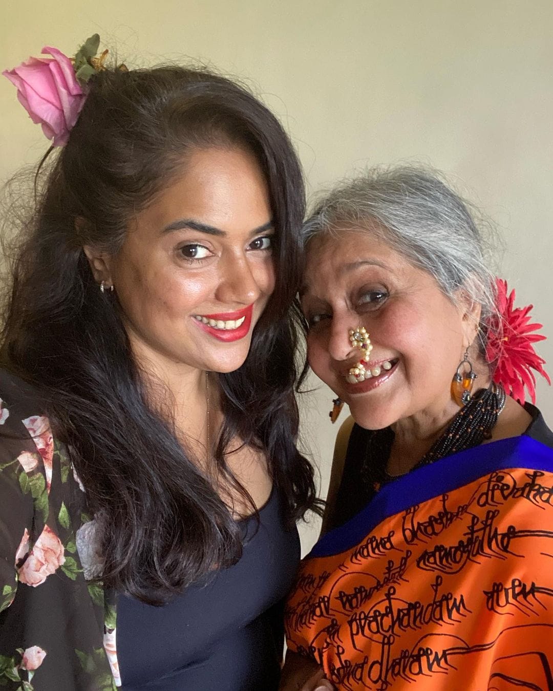 ಸೆಲೆಬ್ರಿಟಿ ಅತ್ತೆ-ಸೊಸೆ: ಫೋಟೋಶೂಟ್ ನಲ್ಲಿ ಮಿಂಚಿದ ಸಮೀರಾ ರೆಡ್ಡಿ-ಮಂಜರಿ ವರ್ದೆ ...