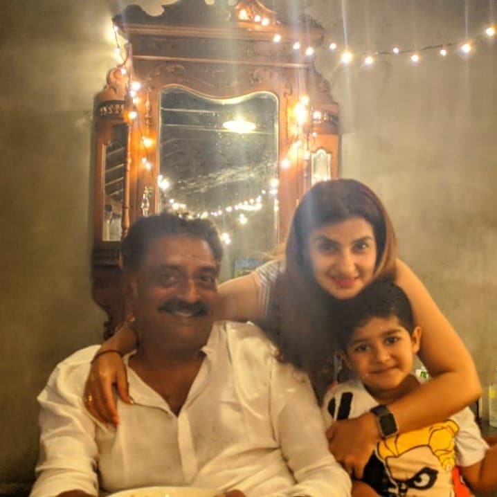 ಪ್ರಕಾಶ್ ರಾಜ್ ಕುಟುಂಬದ ಕೆಲವು ಅಪರೂಪದ ಫೋಟೋಗಳು ನಿಮಗಾಗಿ..! – News18 ಕನ್ನಡ