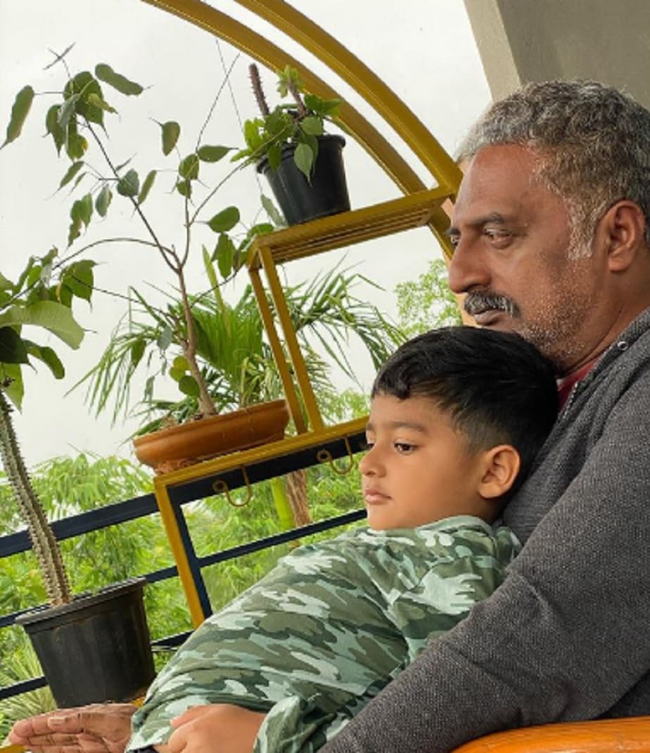 ಪ್ರಕಾಶ್ ರಾಜ್ ಕುಟುಂಬದ ಕೆಲವು ಅಪರೂಪದ ಫೋಟೋಗಳು ನಿಮಗಾಗಿ..! – News18 ಕನ್ನಡ