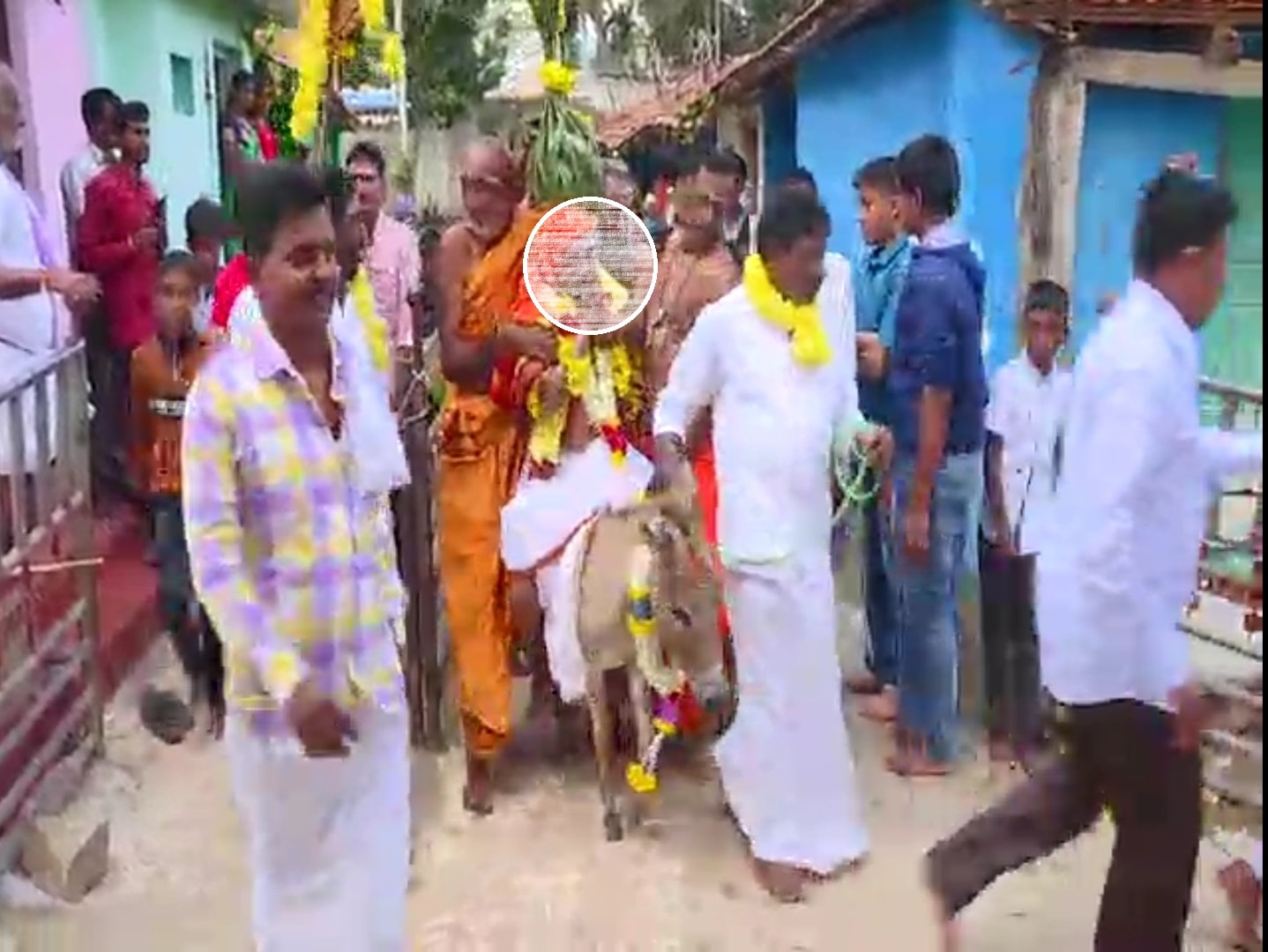 Sasalu- ಬಾಲಕನಿಗೆ ತಲೆಬೋಳಿಸಿ ಕತ್ತೆ ಮೇಲೆ ಮೆರವಣಿಗೆ; ಸುಪ್ರಸಿದ್ಧ ಸಾಸಲು ...