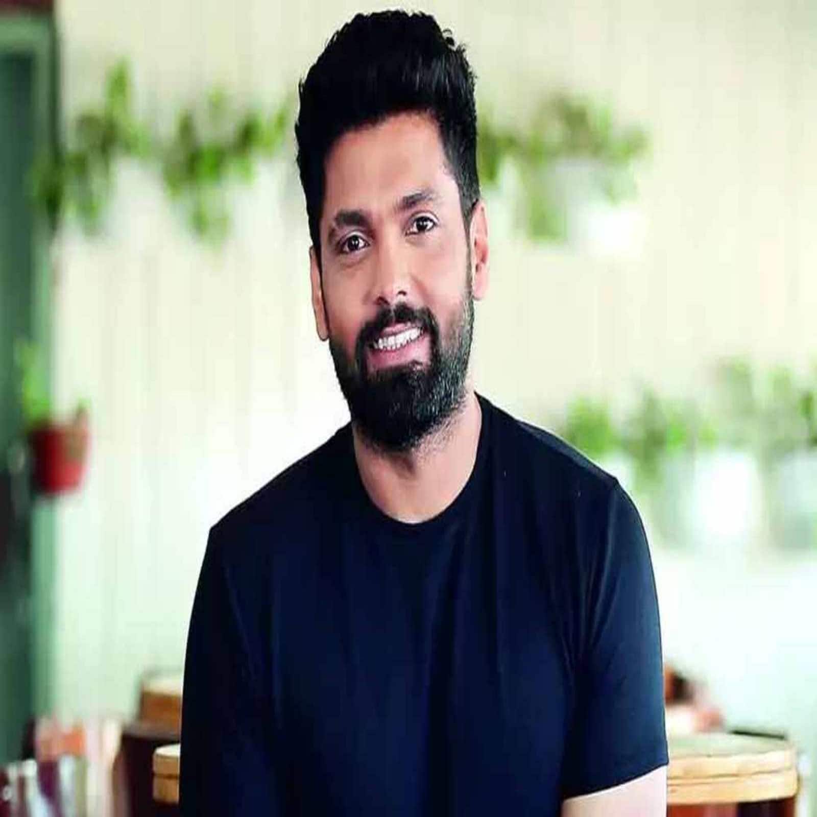 Rakshit shetty name in Kantara director Rishab shetty mobile | Rakshit ...
