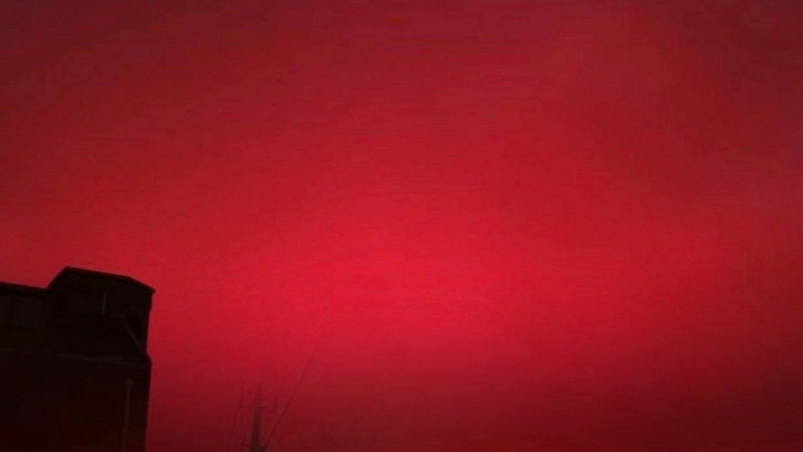 Zhoushan Red Sky Video Goes Viral Blood Red Sky Under Thick Layers of ...
