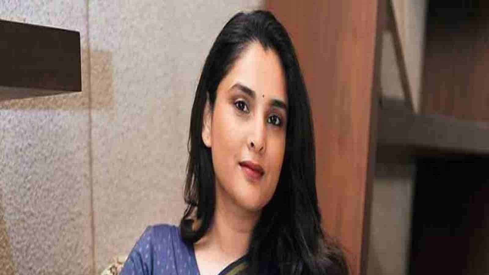 sandalwood Queen ramya divya spandana visits actor daali dhananjay ...