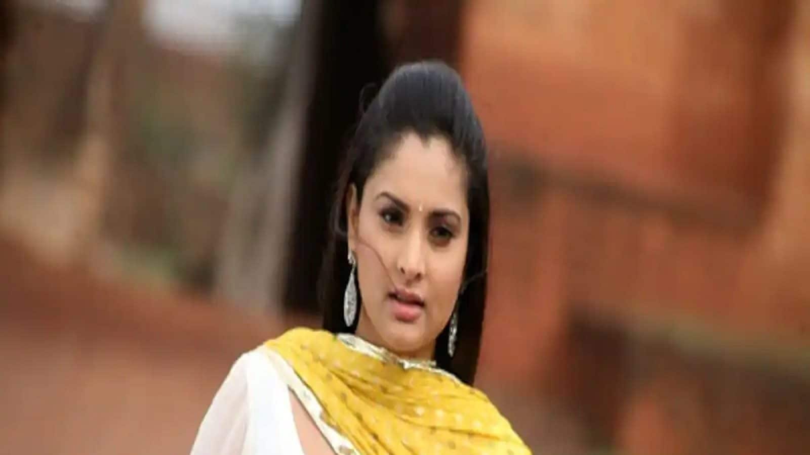sandalwood queen ramya calls her self as drama queen | Actress Ramya ...