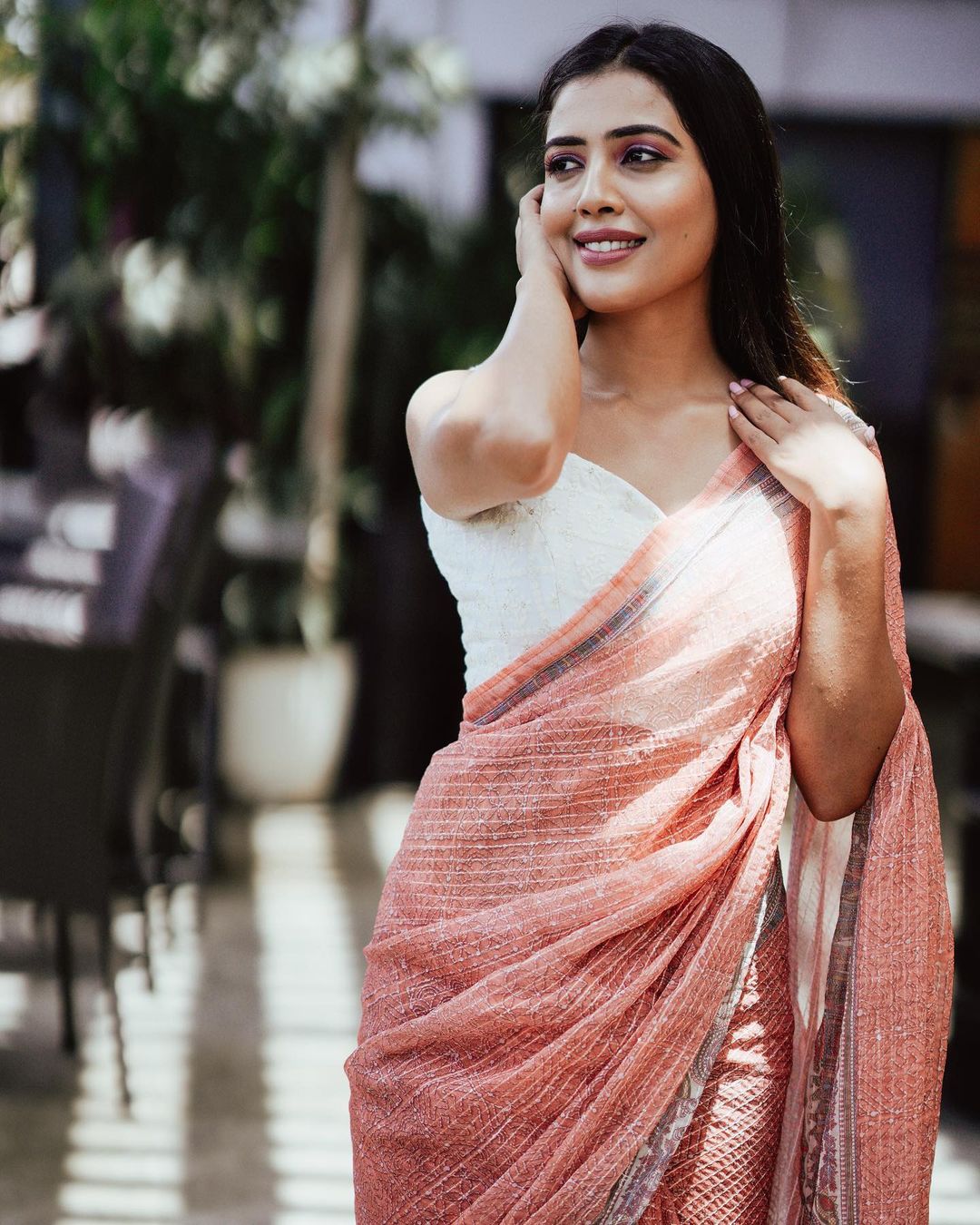 Actress Sara Annaiah: ಸಿಂಪಲ್ ಸೀರೆಯಲ್ಲೂ ಸೂಪರ್ ಆಗಿ ಕಾಣ್ತಾರೆ ಸಾರಾ ಅಣ್ಣಯ್ಯ ...