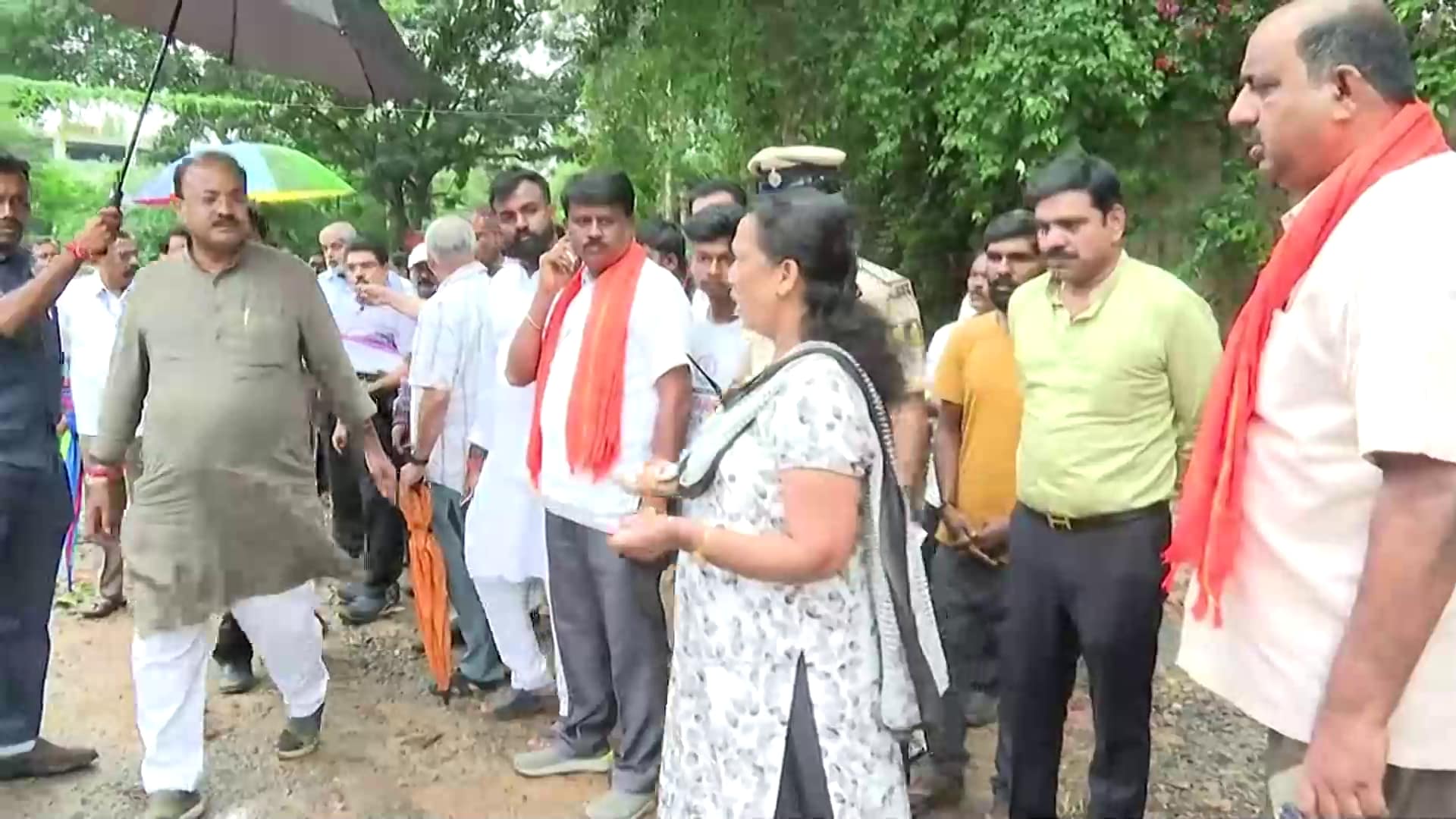 Aravind Limbavali: ಏ ಸುಮ್ನೆ ಇರು, ಬೇರೆ ಭಾಷೆ ಬರುತ್ತೆ, ನಾಚಿಕೆ ಆಗಲ್ವಾ ನಿಂಗೆ ...