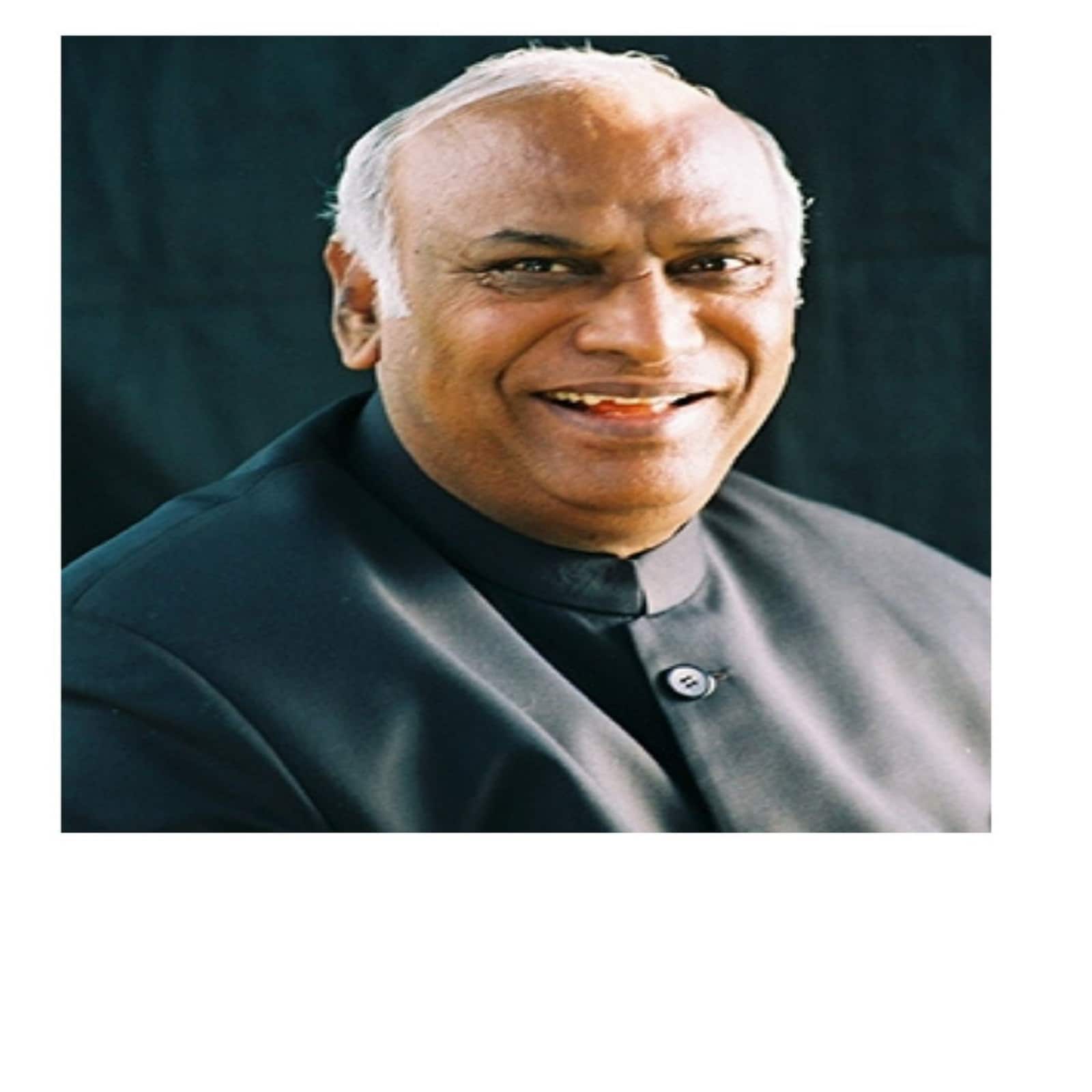 ಸ್ವಂತ ಕಾರಿಲ್ಲ, ಆಯುಧವಿಲ್ಲ: ಕಾಂಗ್ರೆಸ್ ನೂತನ ಸಾರಥಿ ಖರ್ಗೆ ಹೆಸರಲ್ಲಿದೆ ಇಷ್ಟು ...