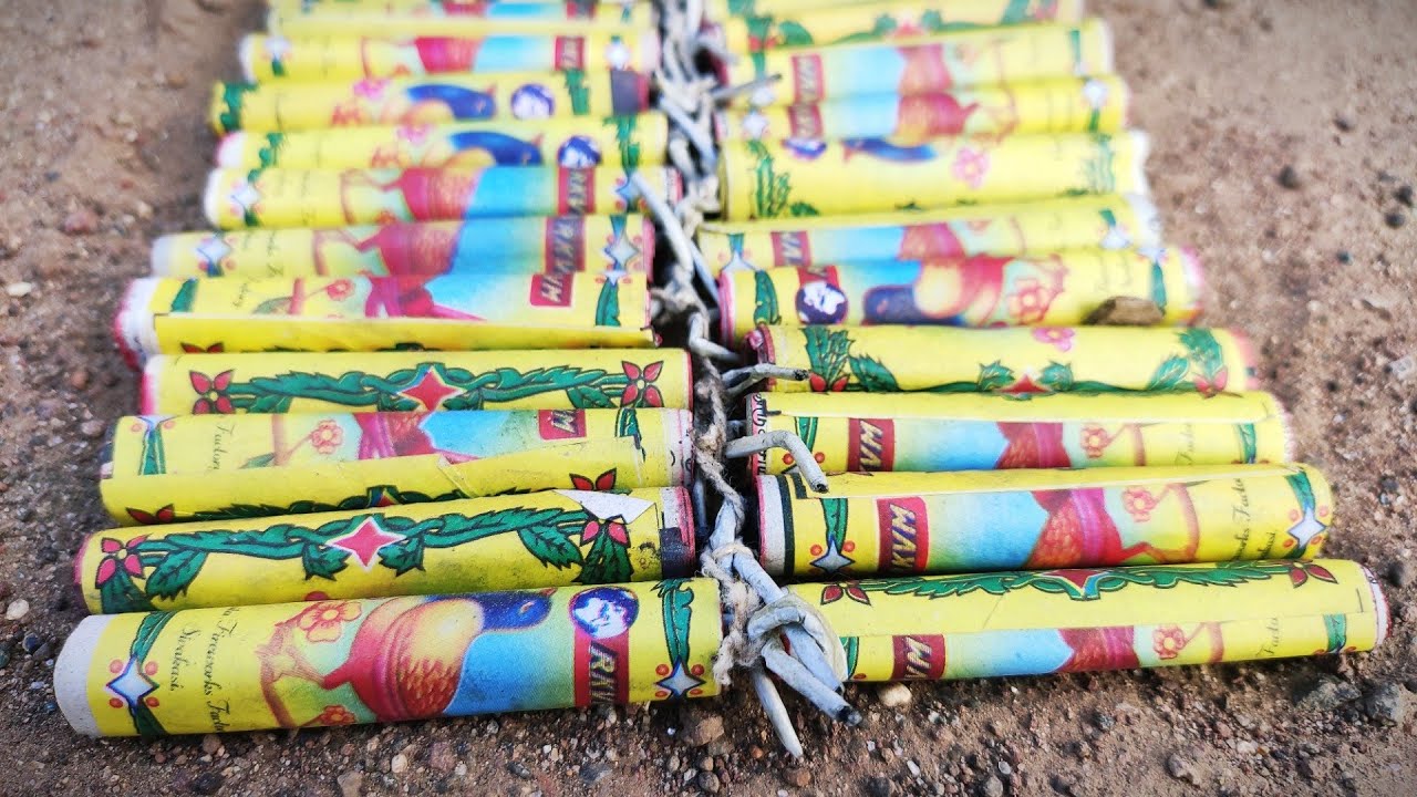 Kalaburagi: ಧಾರ್ಮಿಕ ಭಾವನೆಗಳಿಗೆ ಧಕ್ಕೆ ಆರೋಪ; ಲಕ್ಷ್ಮಿ ಭಾವಚಿತ್ರವುಳ್ಳ ಪಟಾಕಿ ...