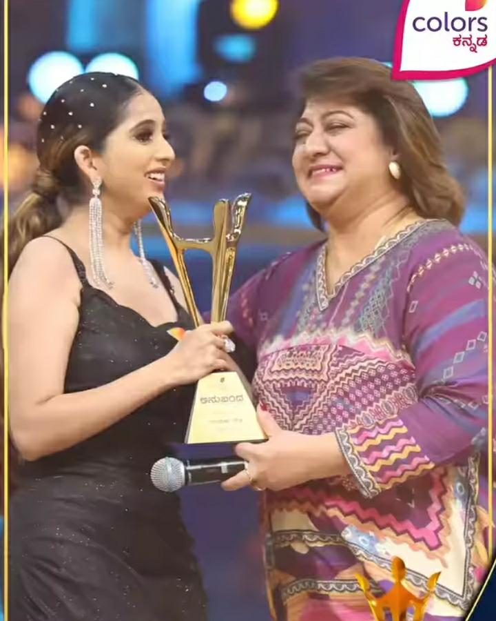 Niveditha Gowda: ನಿವೇದಿತಾಗೆ ಒಲಿದ ಅನುಬಂಧ ಬೆಸ್ಟ್ ಎಂಟರ್ ಟೈನರ್ ಅವಾರ್ಡ್ ...