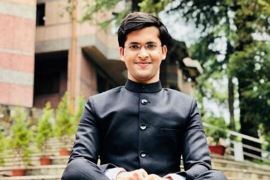 Success Story: ಆಟೋ ಡ್ರೈವರ್ ಪುತ್ರ ಈಗ ಅತ್ಯಂತ ಕಿರಿಯ IAS ಅಧಿಕಾರಿ: ಸಾಧನೆಯ ...