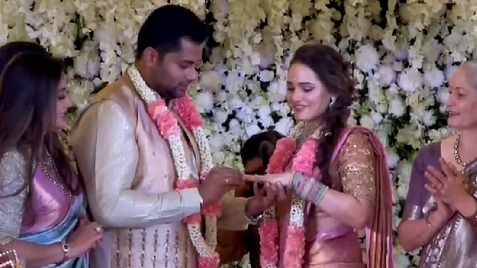 ರೆಬೆಲ್ ಸ್ಟಾರ್ ಪುತ್ರನ ಎಂಗೇಜ್ಮೆಂಟ್! ಅಭಿಷೇಕ್-ಅವಿವಾ ನಿಶ್ಚಿತಾರ್ಥ – News18 ಕನ್ನಡ