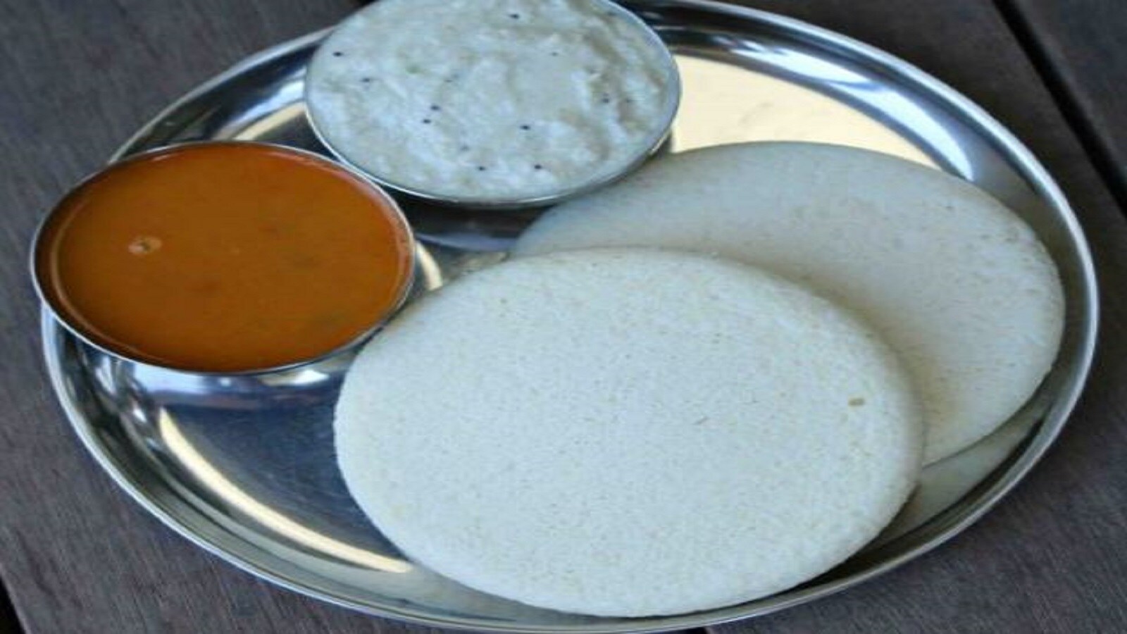 ಬೆಳಗಿನ ತಿಂಡಿಗೆ ಸ್ಪೆಷಲ್ ತಟ್ಟೆ ಇಡ್ಲಿ ಪಾಕವಿಧಾನ ಹೀಗೆ ಮಾಡಿ | for morning ...