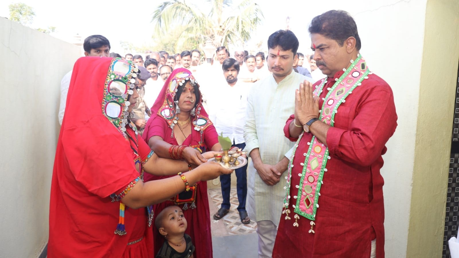 Minister R Ashok Says Monthly Assistance Of Rs 2000 To Every BPL Family minister-r-ashok-says-monthly-assistance-of-rs-2000-to-every-bpl-family