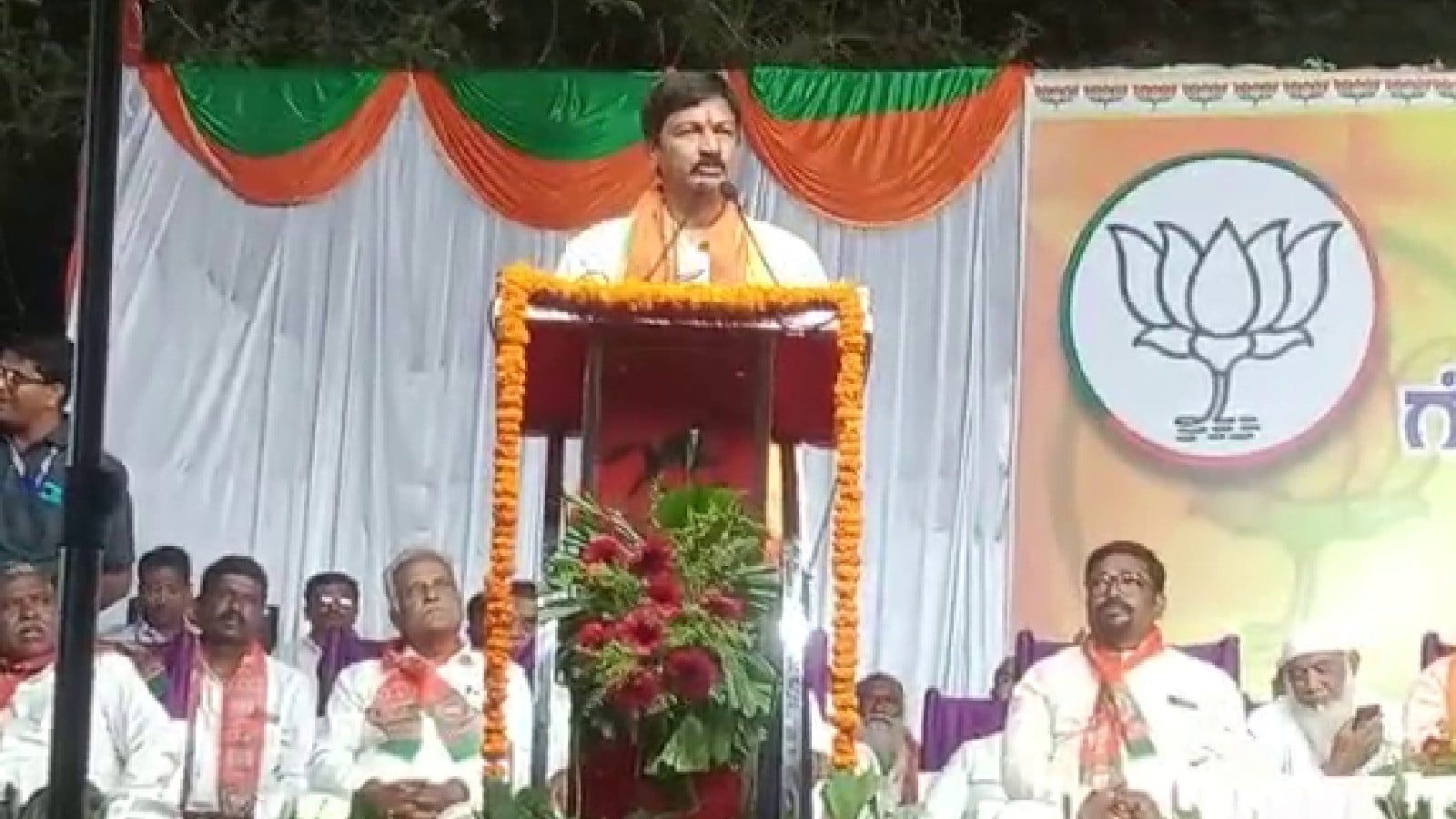 Karnataka BJP: ವಿಜಯೇಂದ್ರ, ಜೋಶಿ ಜೊತೆ ರೆಬೆಲ್ ನಾಯಕರು ಪ್ರತ್ಯಕ್ಷ; ಹೈಕಮಾಂಡ್ ...