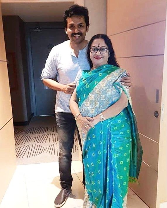 ಹಿರಿಯ ನಟಿ ಸರೋಜಾ ದೇವಿ ಬರ್ತ್ ಡೇ! ಸಿನಿ ಸ್ಟಾರ್ಸ್ ಜೊತೆಗಿನ ಫೋಟೋಸ್ ಇಲ್ಲಿವೆ ...