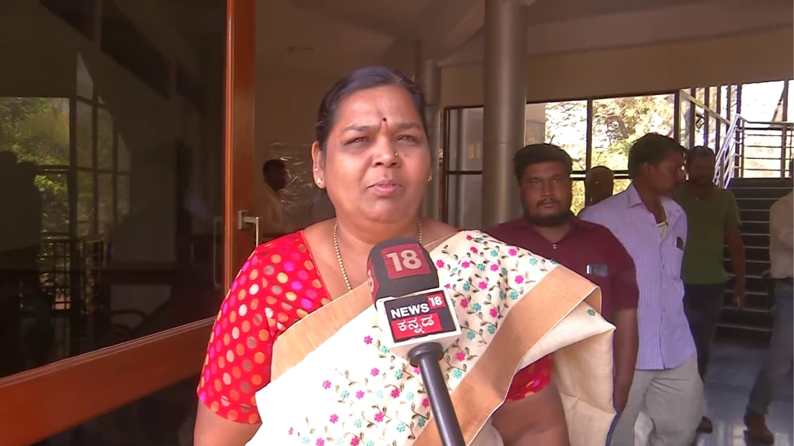 Kundgol congress ticket fight between kusuma shivalli and muttanna ...